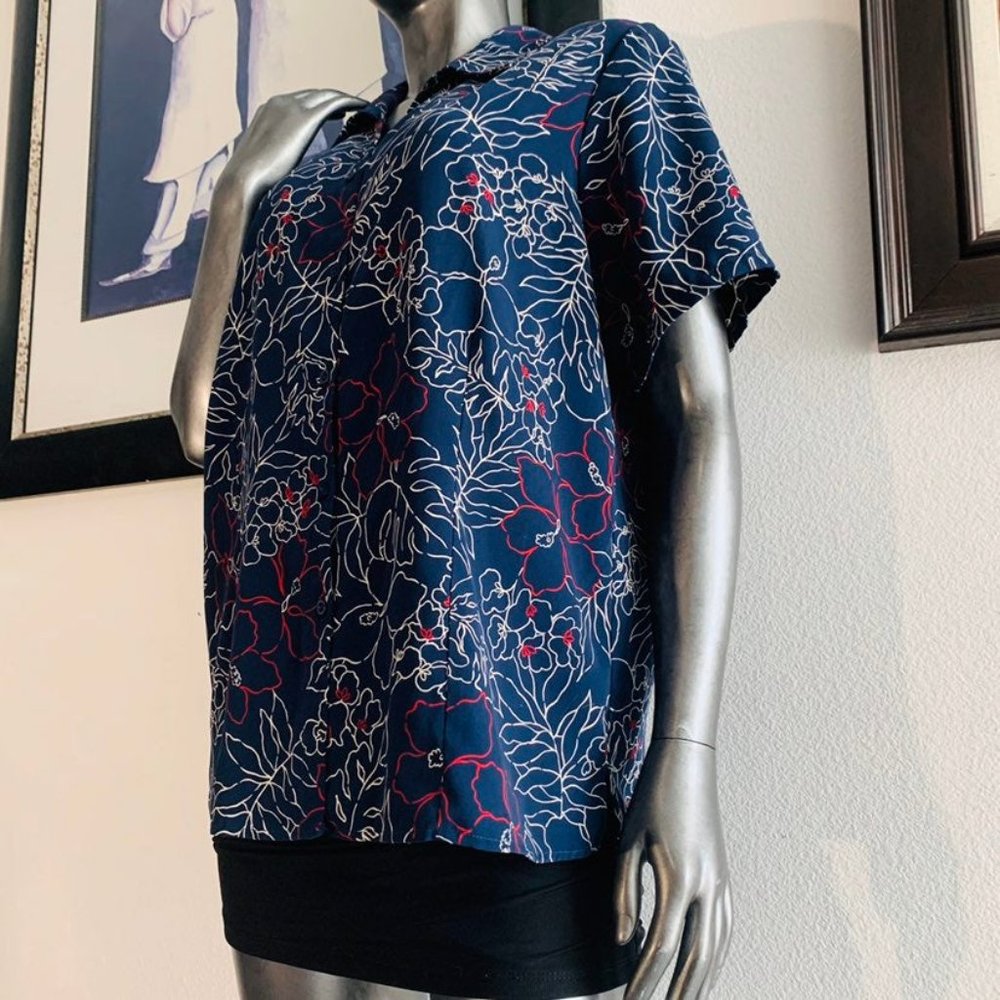 Jaclyn Smith Floral Vacation Style Button Up Top Gem